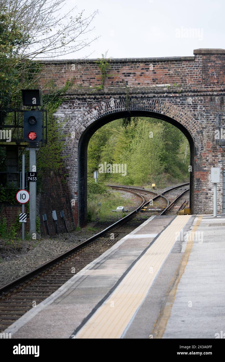 A bridge at Hatton railway station, Warwickshire, UK Stock Photo - Alamy