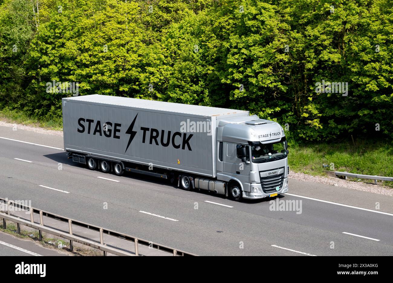 A Stagetruck lorry on the M40 motorway, Warwickshire, UK Stock Photo ...