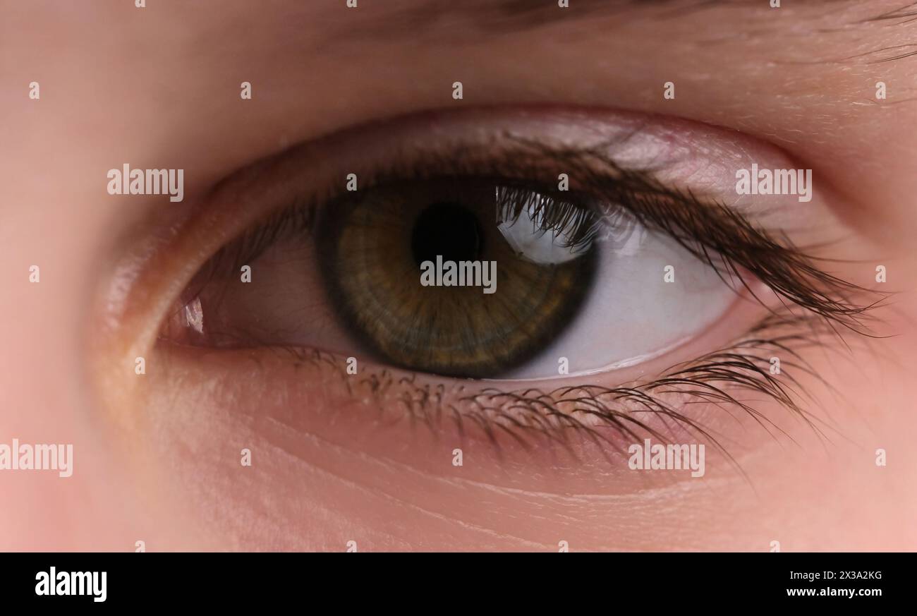 Eye blinking medical hi-res stock photography and images - Alamy