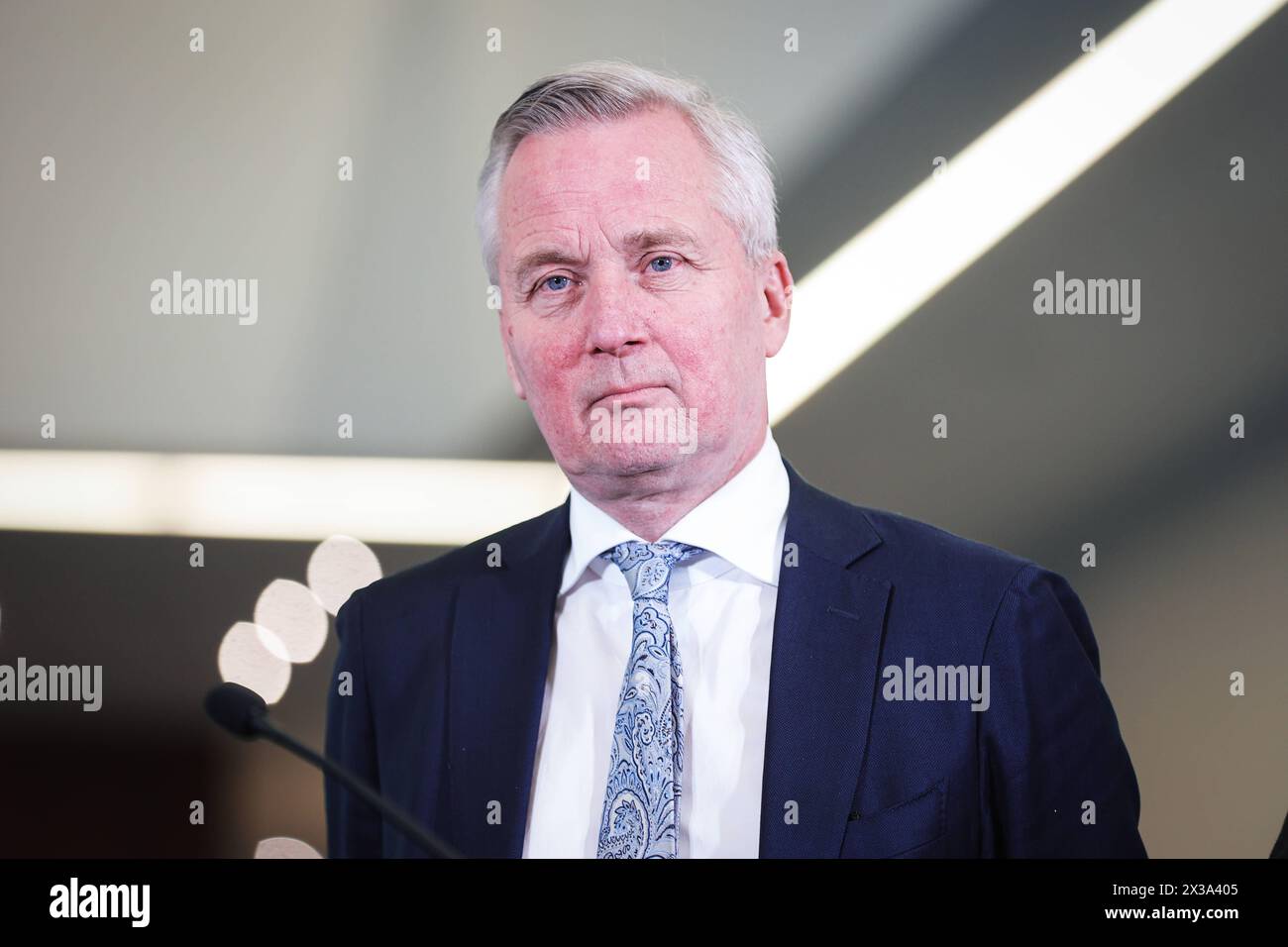 Eric van der Burg während des Statements beim Pressetermin im ...