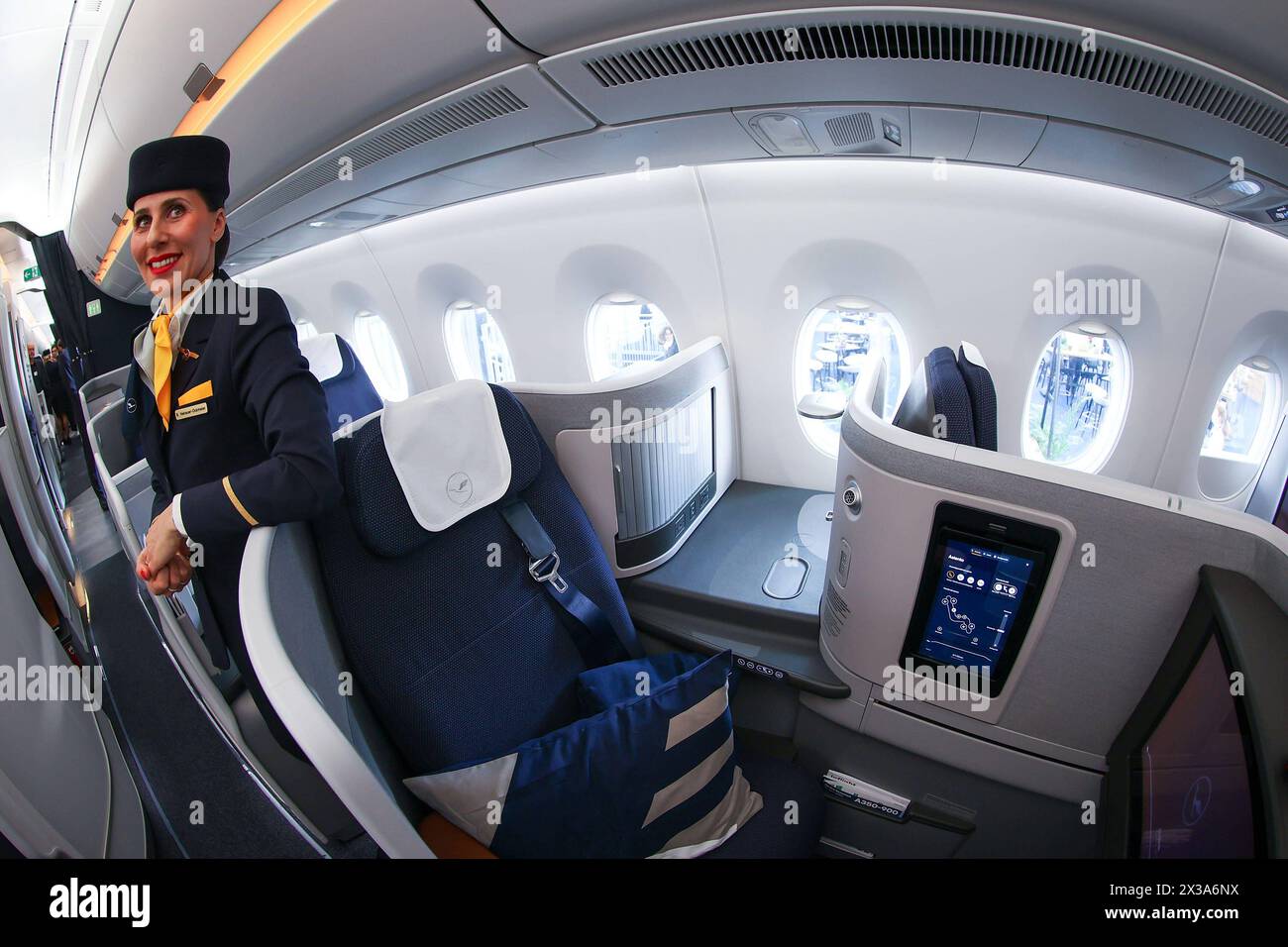 Lufthansa allegris first class hi-res stock photography and images - Alamy