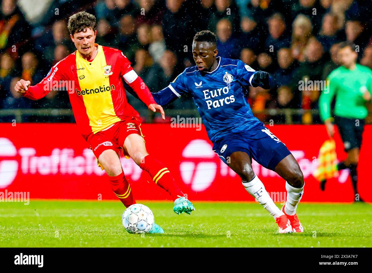 Deventer, Netherlands. 25th Apr, 2024. DEVENTER, Stadium De ...