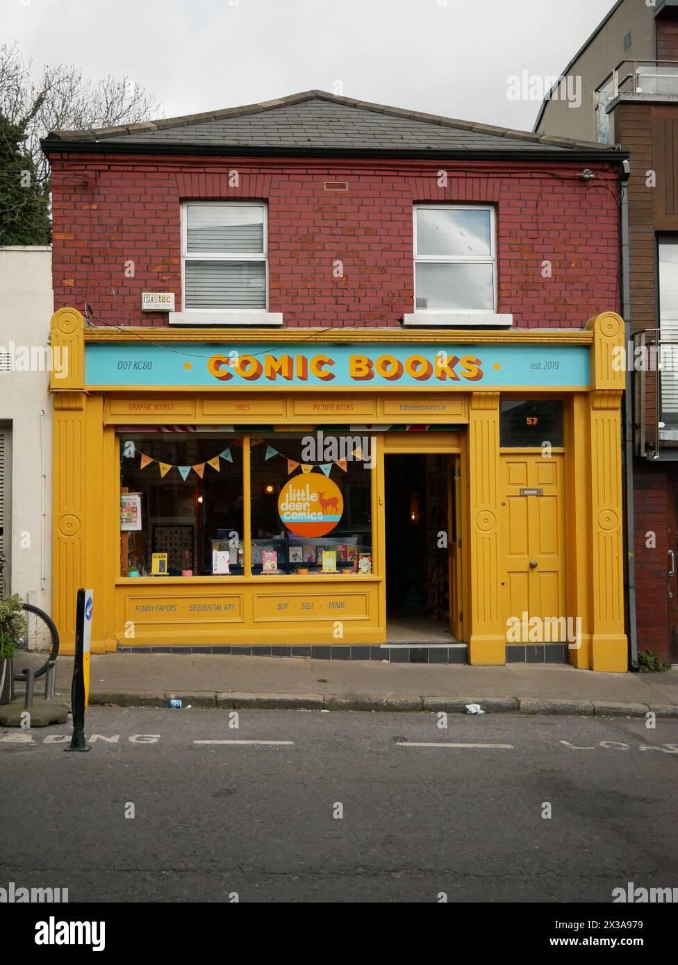 Comic shop hi-res stock photography and images - Alamy