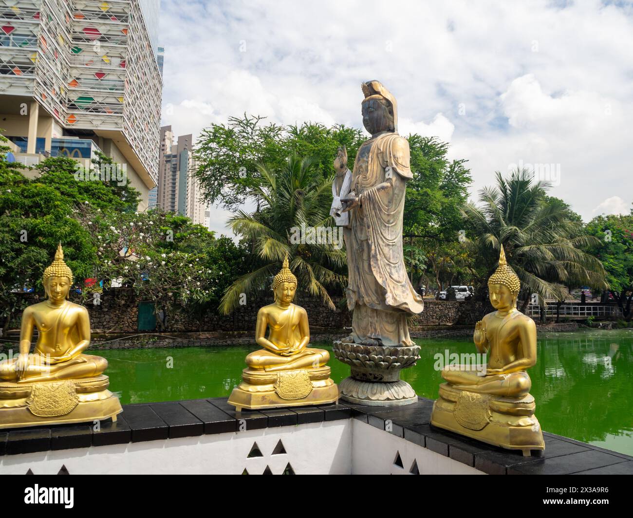 Gangarama Sima Malaka budhist temple in Colombo city, Sri Lanka, Ceylon ...
