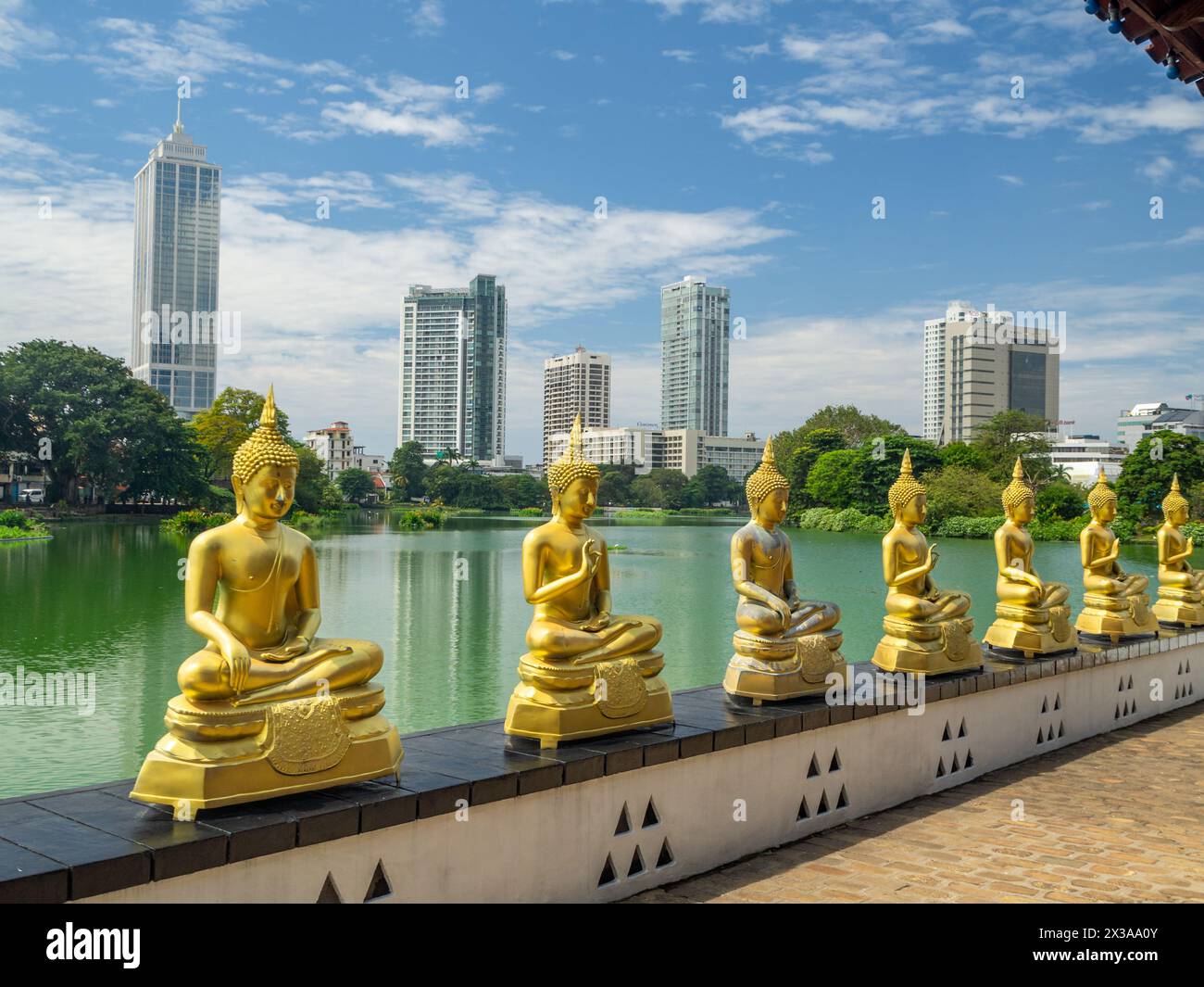 Gangarama Sima Malaka budhist temple in Colombo city, Sri Lanka, Ceylon ...