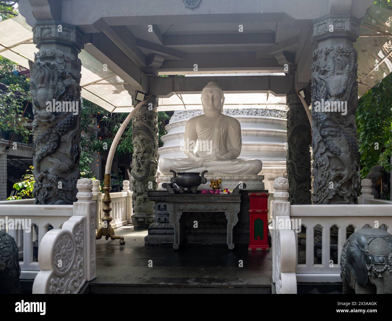 Gangarama Sima Malaka budhist temple in Colombo city, Sri Lanka, Ceylon ...