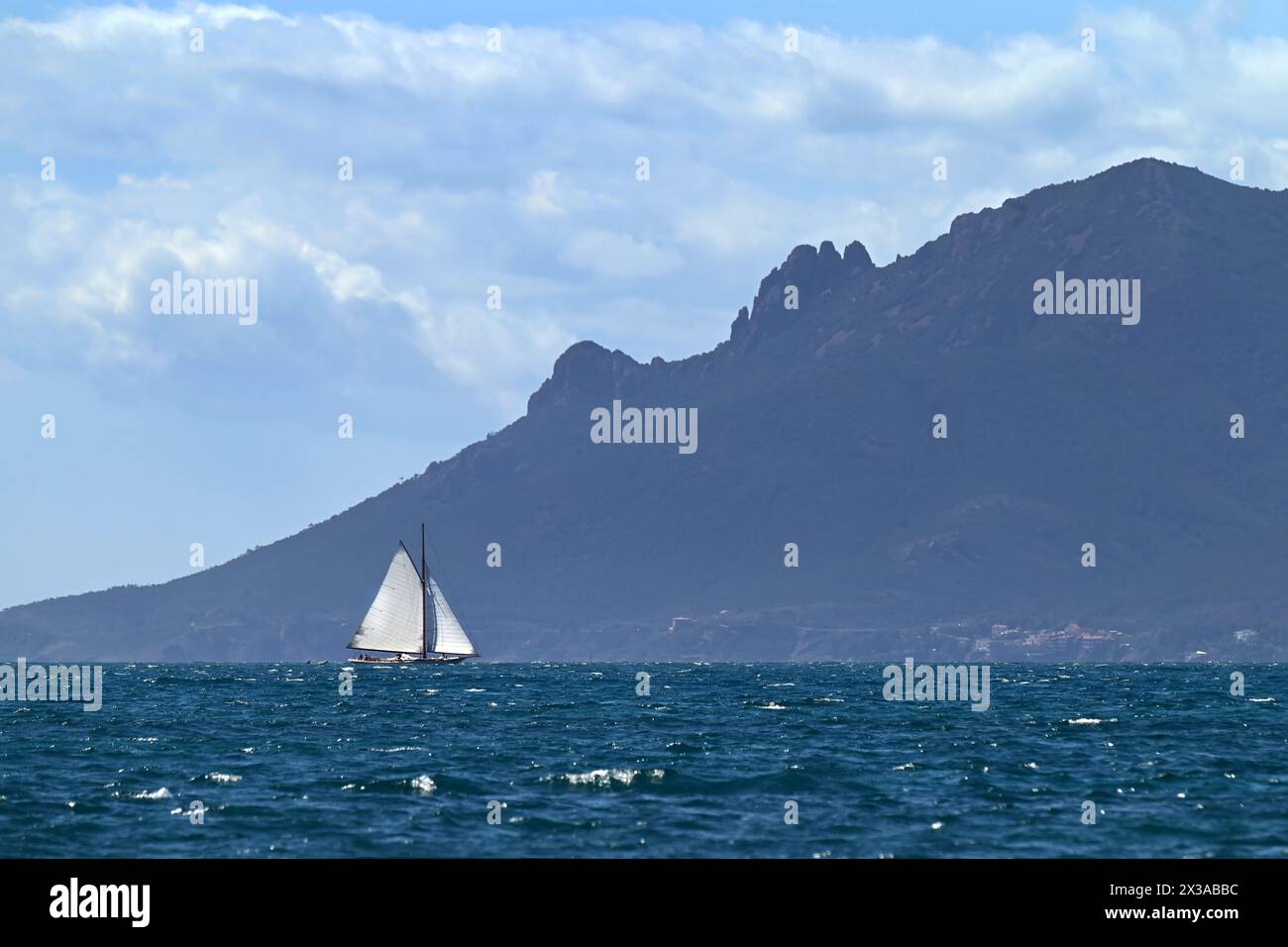 Sailboat in ocean near rocky hi-res stock photography and images - Alamy