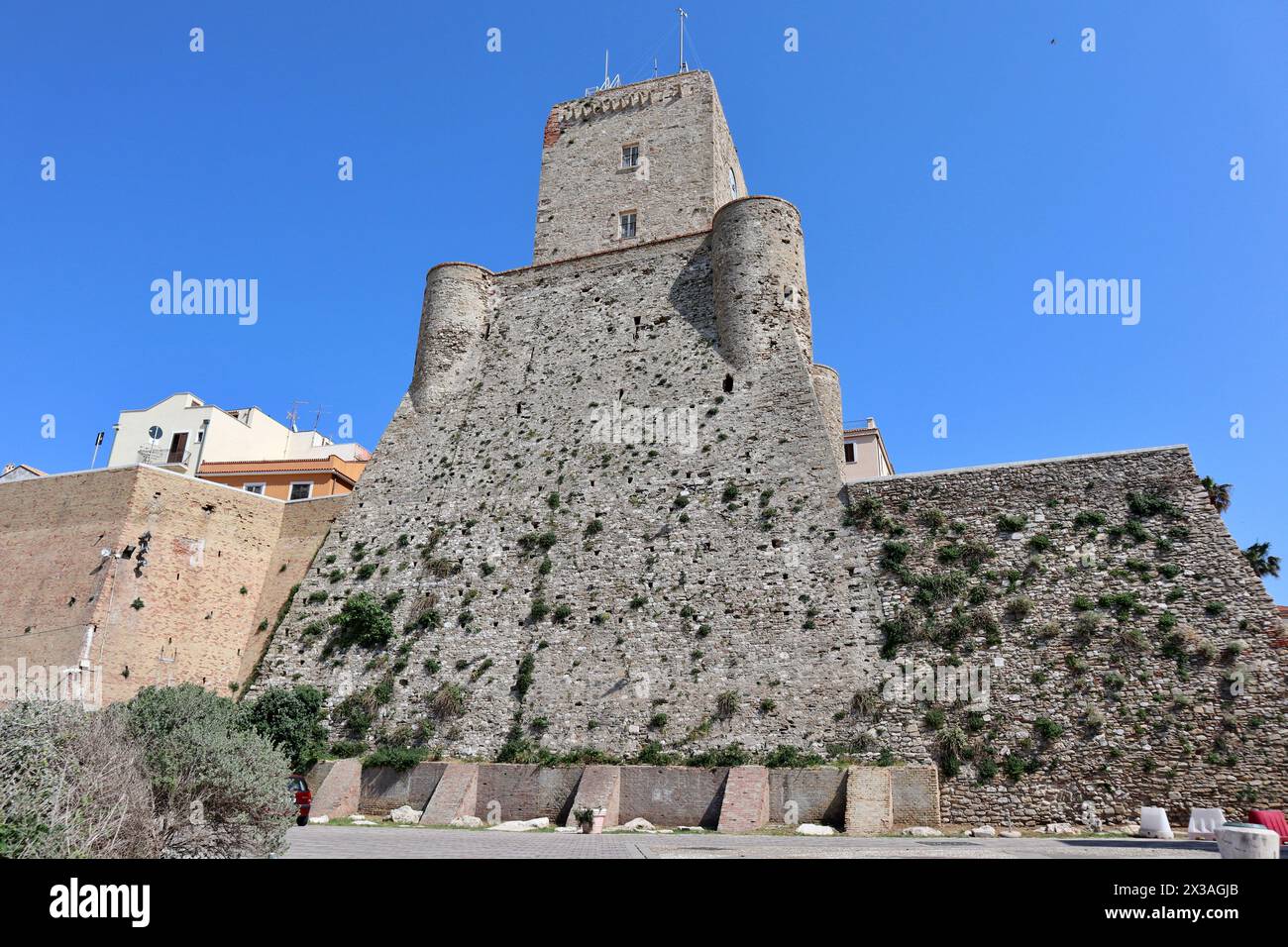 Castello castello castello castello antico hi-res stock photography and ...
