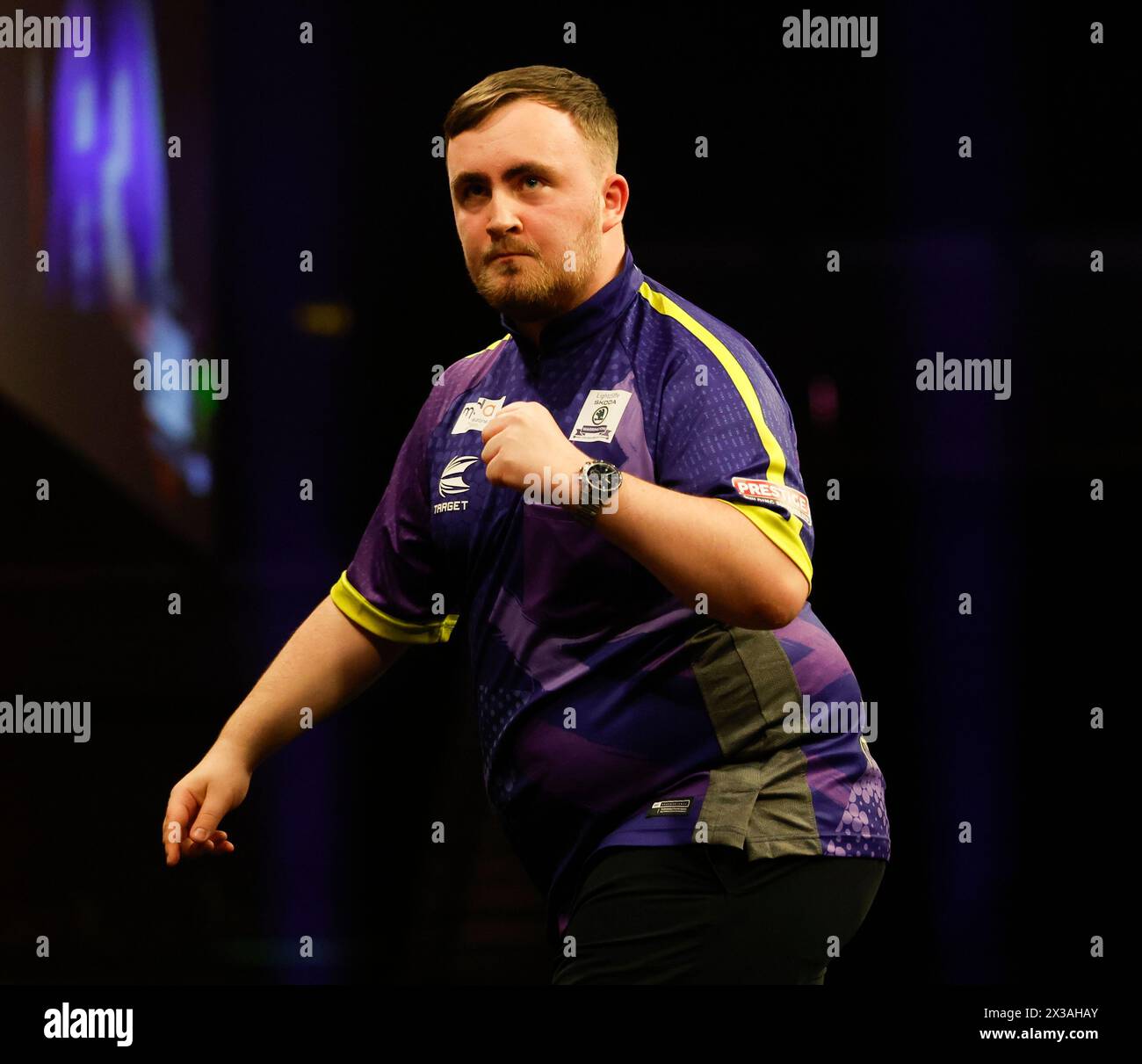 Luke littler darts hi-res stock photography and images - Alamy
