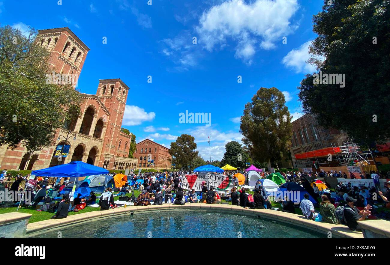Los Angeles, USA. 25th April, 2024. An encampment protesting the war in ...