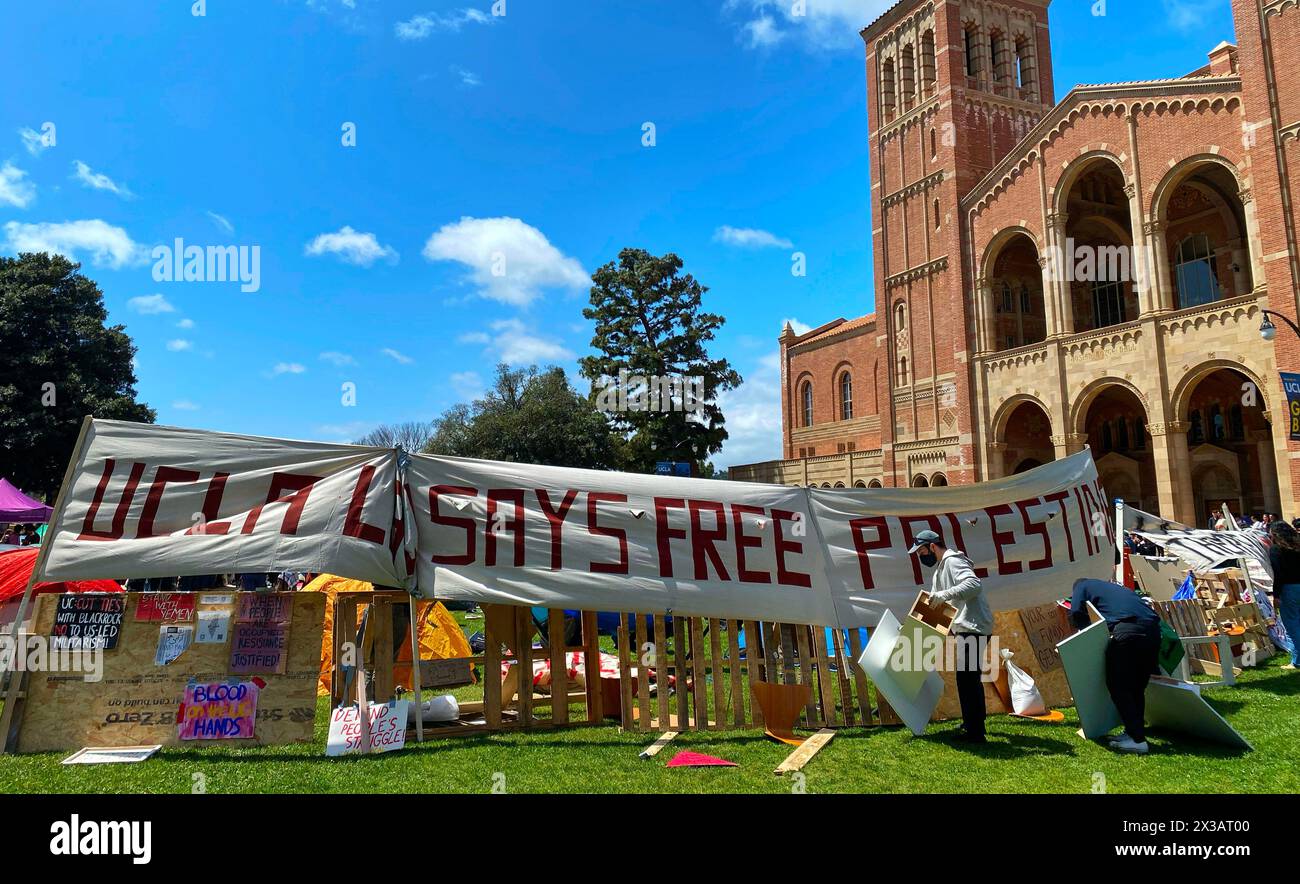 Los Angeles, USA. 25th April, 2024. An encampment protesting the war in ...