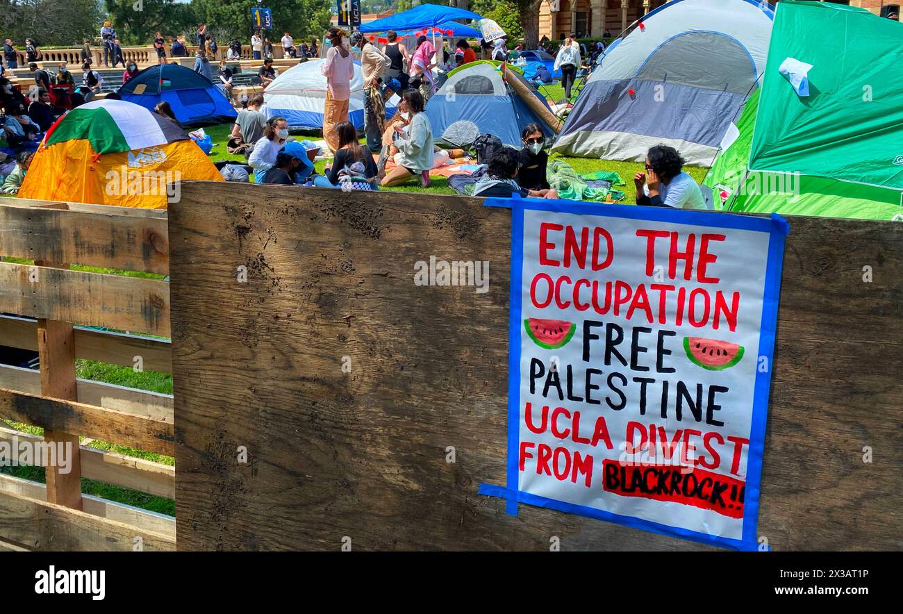 College campus protest palestine hi-res stock photography and images ...