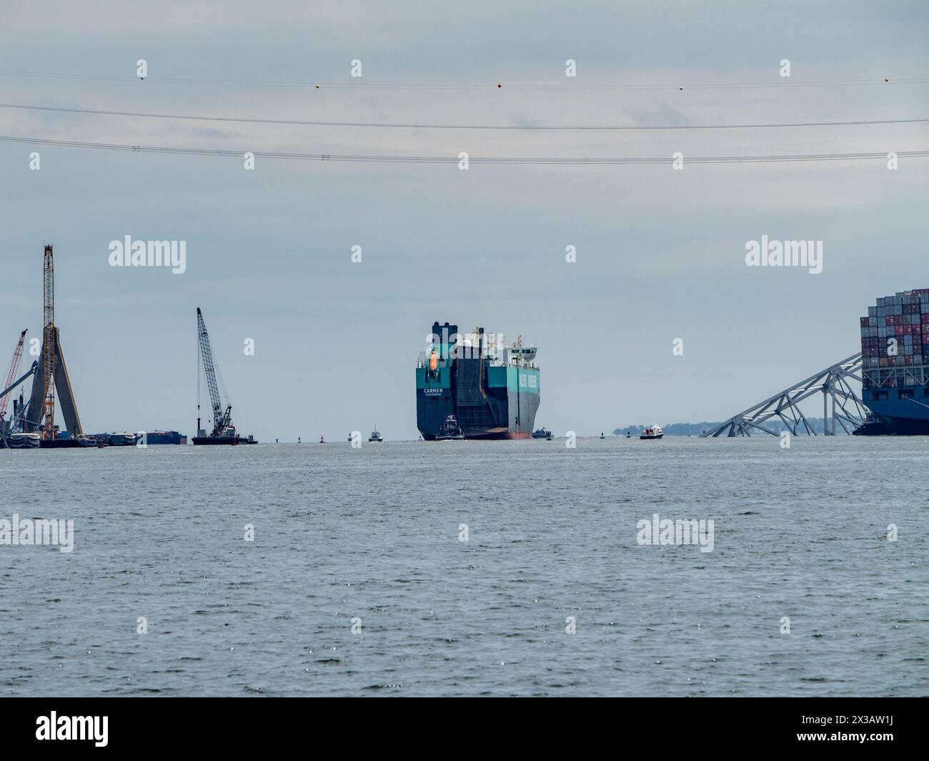 Open top cargo vessel hi-res stock photography and images - Alamy