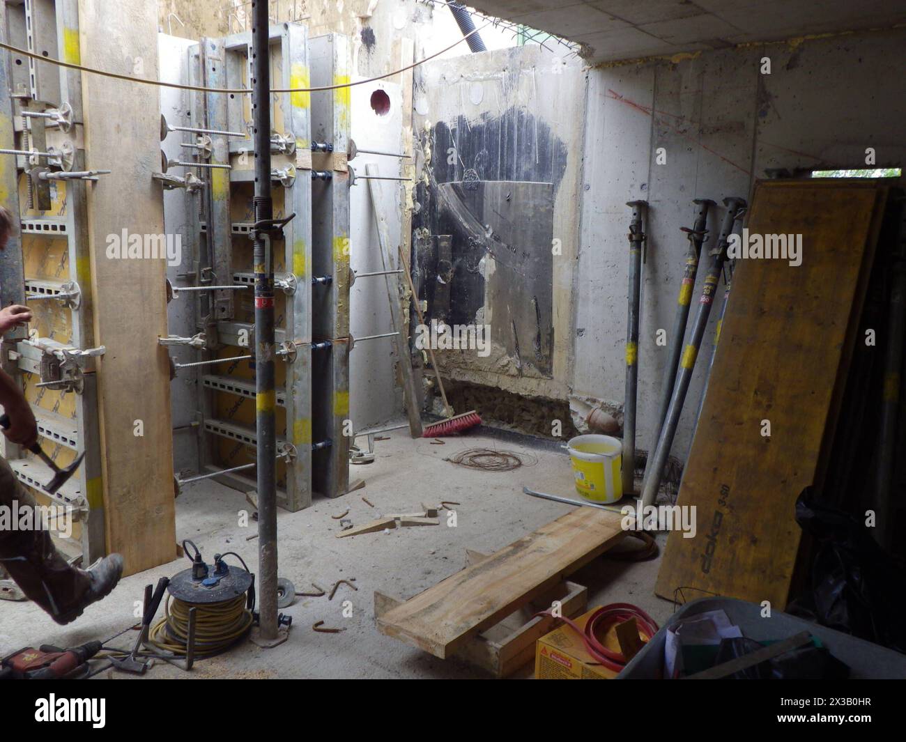 concrete engineering or concrete construction, building architecture in ...