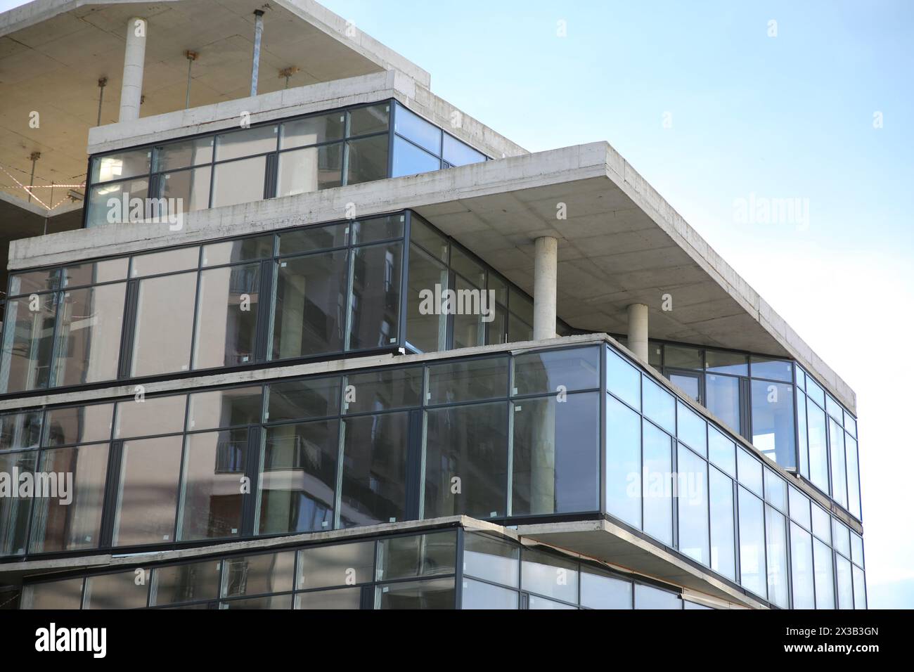 Building with big windows hi-res stock photography and images - Alamy