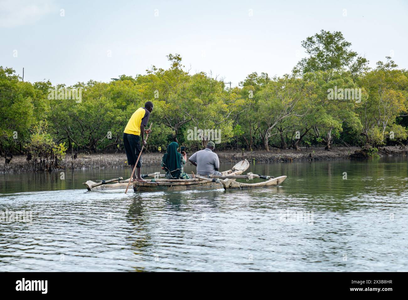 African fishing boat hi-res stock photography and images - Alamy