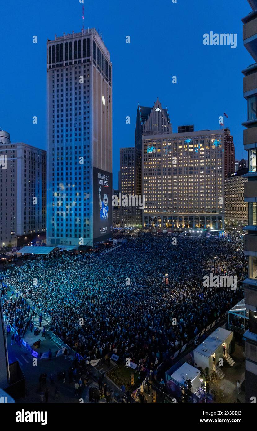Detroit, United States. 25th Apr, 2024. NFL fans pack tightly into the ...
