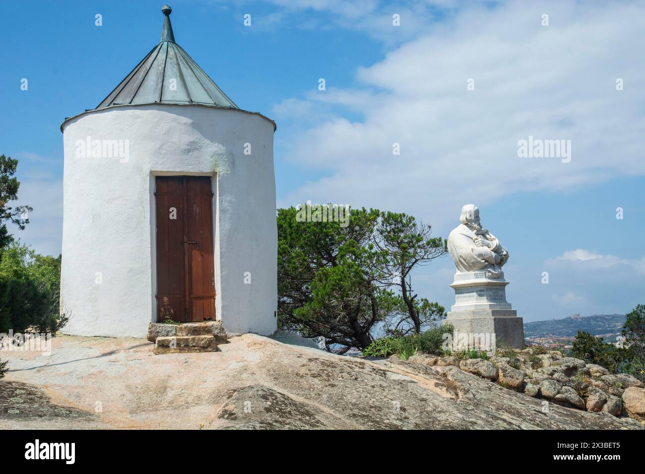 Guard shack and bust of Giuseppe Garibaldi at his home Casa Bianca ...