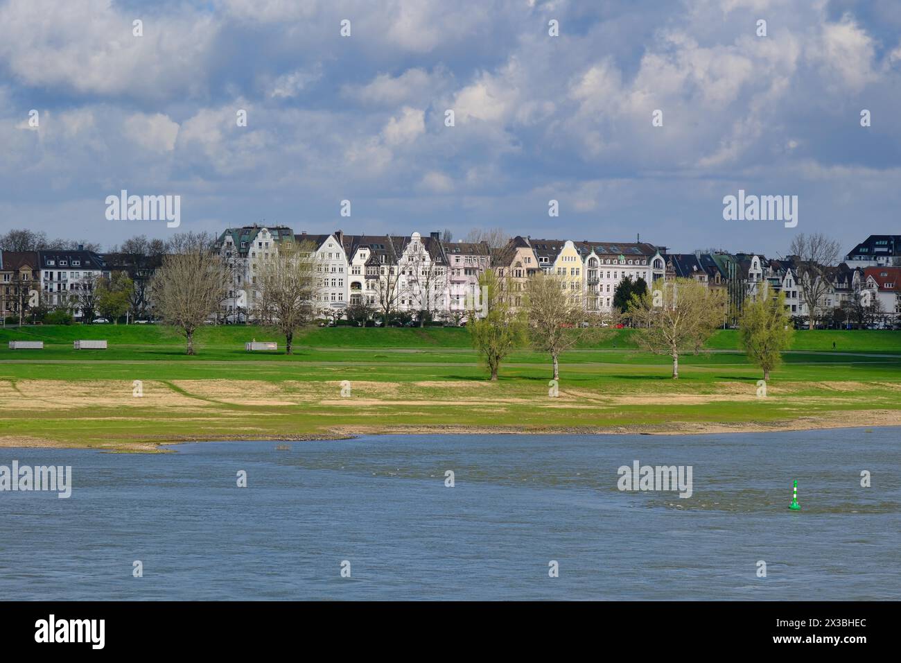 View over the Rhine, behind Oberkassel, Duesseldorf, Germany Stock ...
