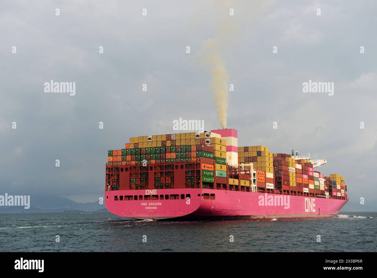 Pollution container ship hi-res stock photography and images - Alamy
