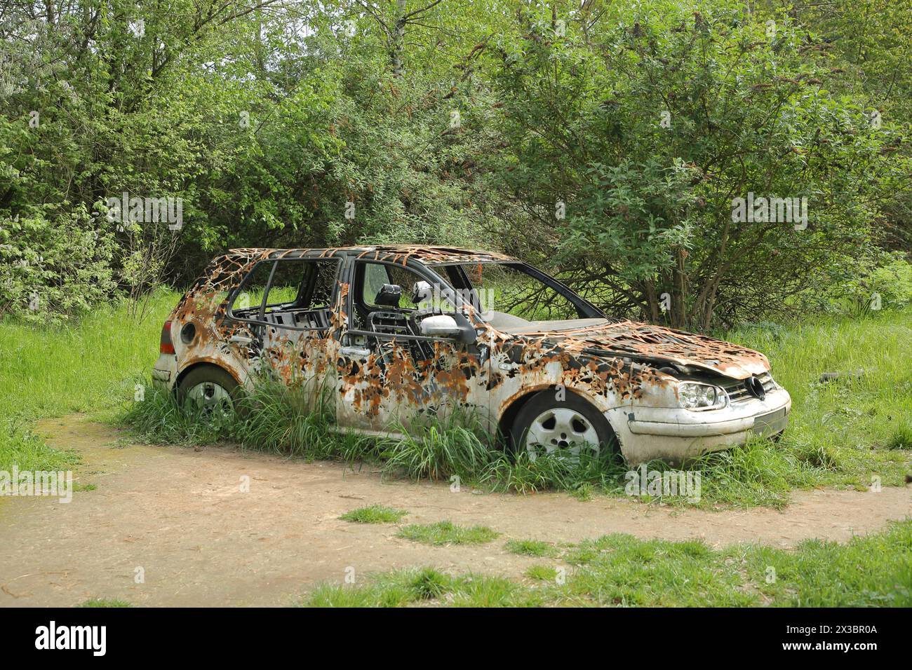 Artwork at the Auto Biennale, 2019, street art, rusted, rusty ...