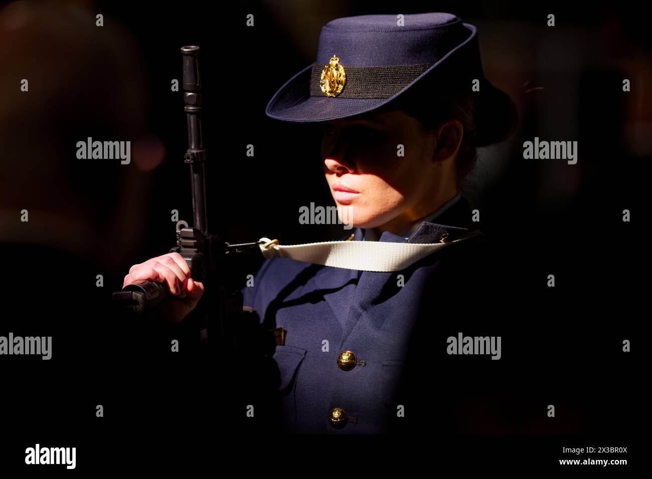 Sydney, Australia. 25th Apr, 2024. A member of the Catafalque Party ...