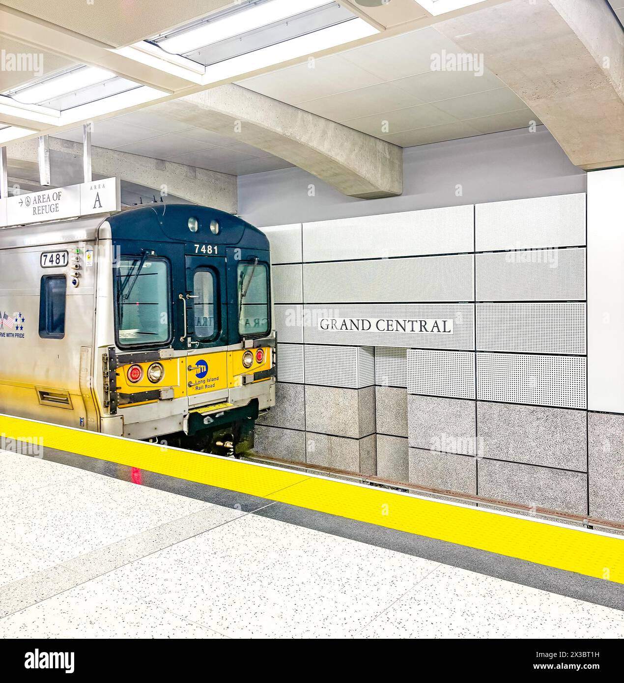 Platform at Grand Central Station, New York's main railway station ...