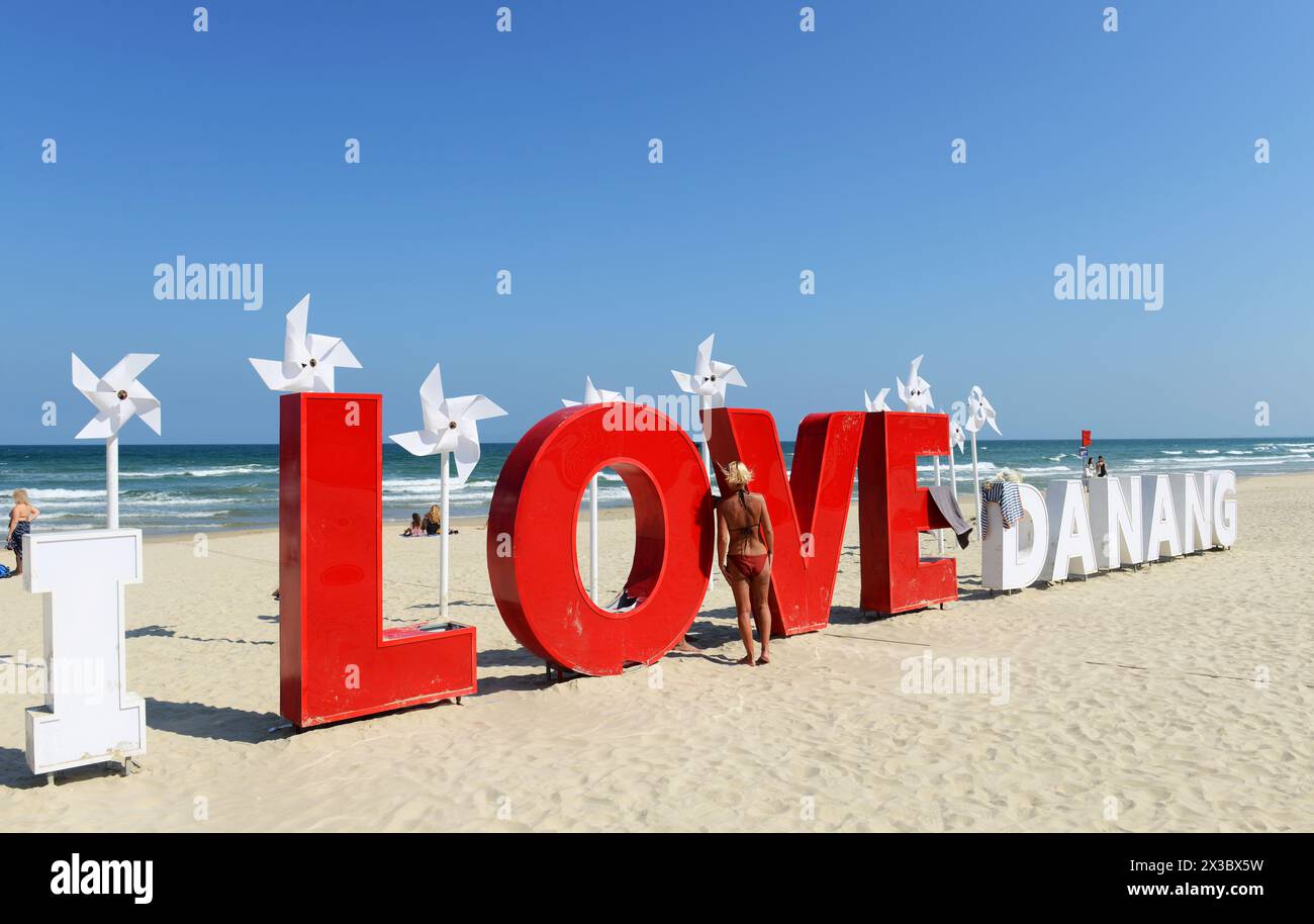 I Love Da Nang sign on the beach in Da Nang, Vietnam Stock Photo - Alamy