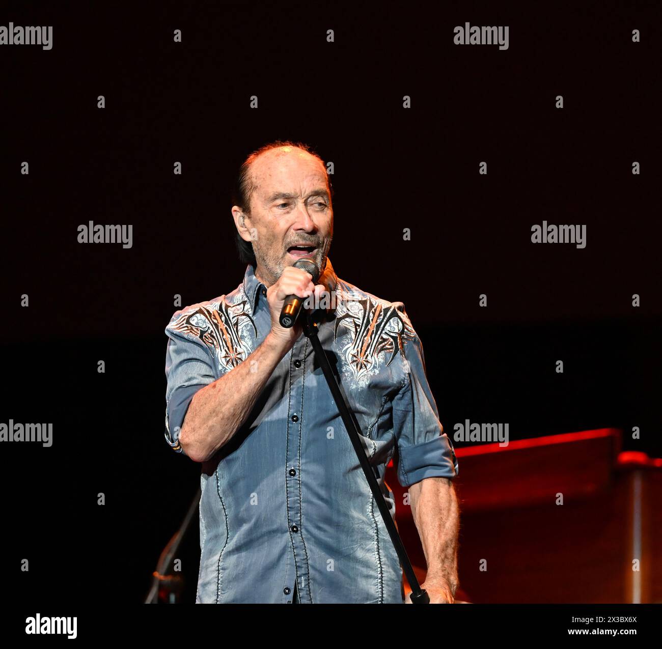 April 26, 2024, Norfolk, Virginia, USA: Grammy, CMA winner, LEE ...