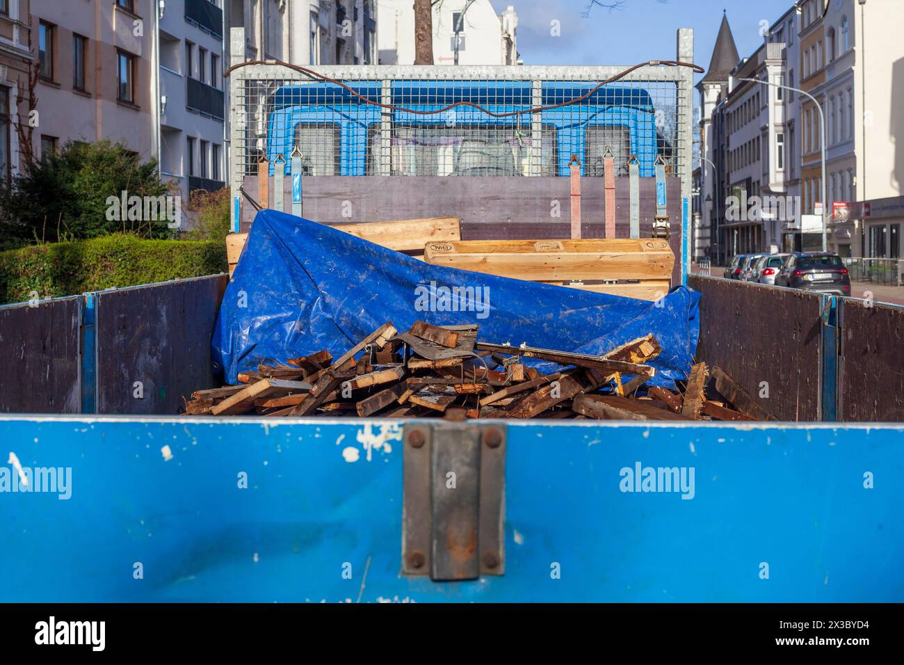 Loading beams hi-res stock photography and images - Alamy