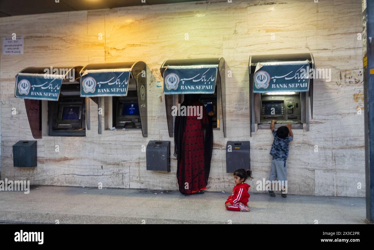 Bandar abbas people hi-res stock photography and images - Alamy