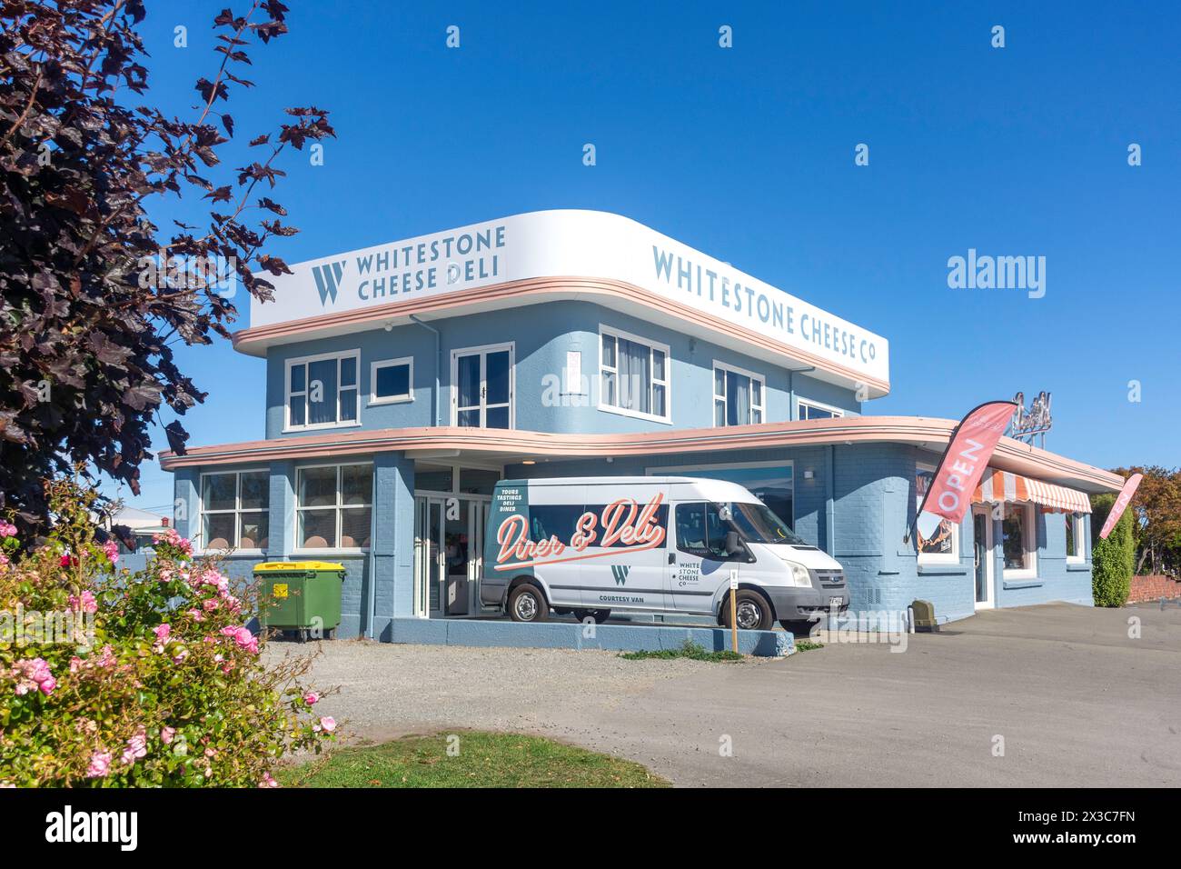 Diner exterior hi-res stock photography and images - Alamy