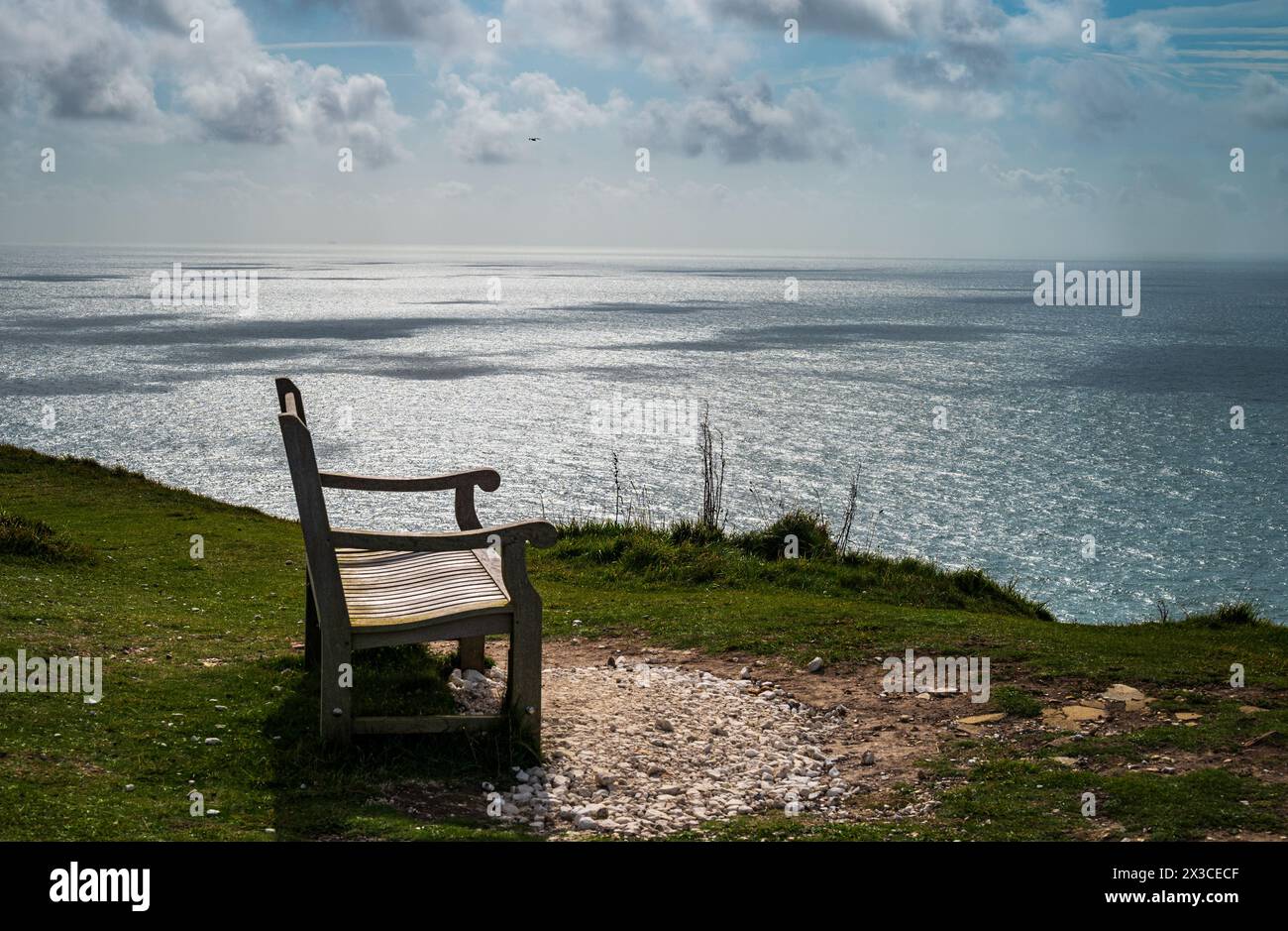 Bench cliff sea hi-res stock photography and images - Alamy