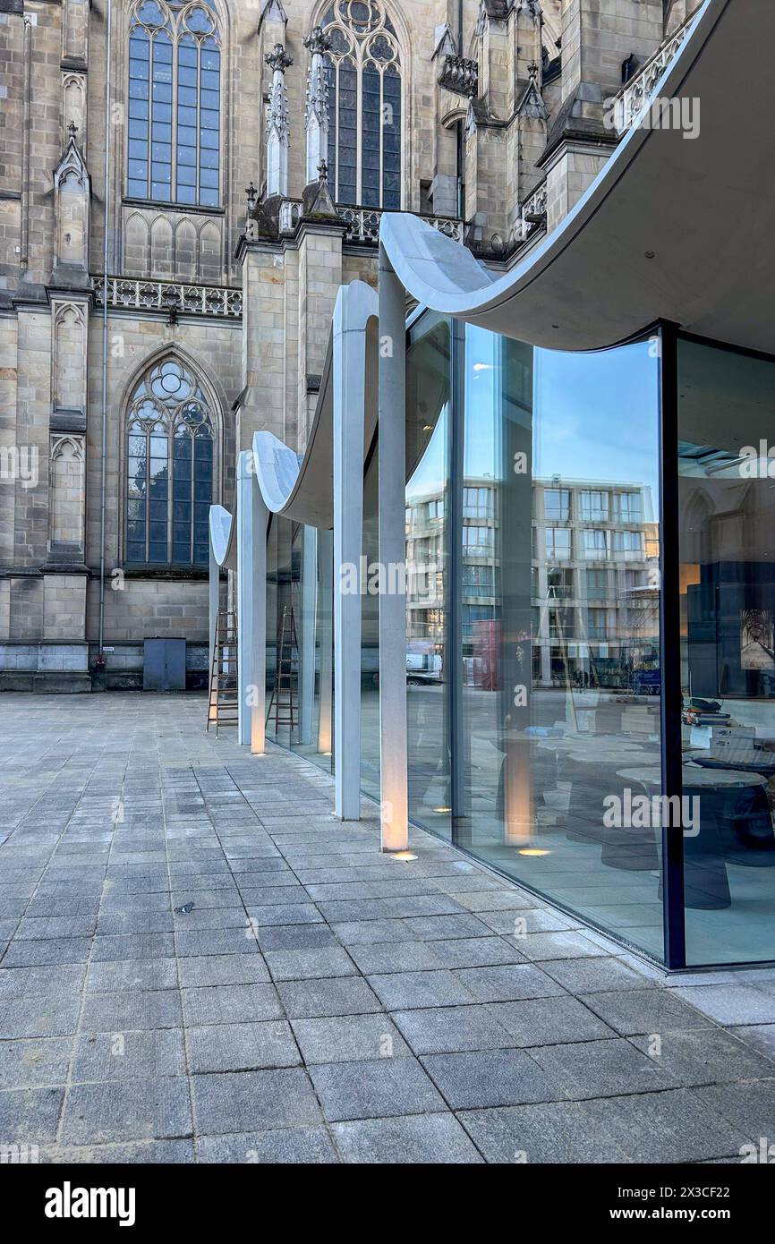 Domplatz Linz, Neuer Dom, Mariendom 26.04.2024, Domplatz Linz, AUT, Mariendom, Neuer Dom, im ...