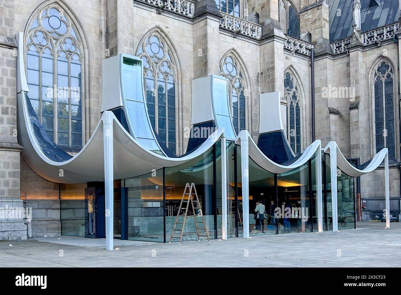 Domplatz Linz, Neuer Dom, Mariendom 26.04.2024, Domplatz Linz, AUT, Mariendom, Neuer Dom, im ...