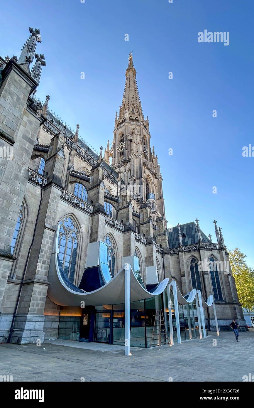 Domplatz Linz, Neuer Dom, Mariendom 26.04.2024, Domplatz Linz, AUT, Mariendom, Neuer Dom, im ...