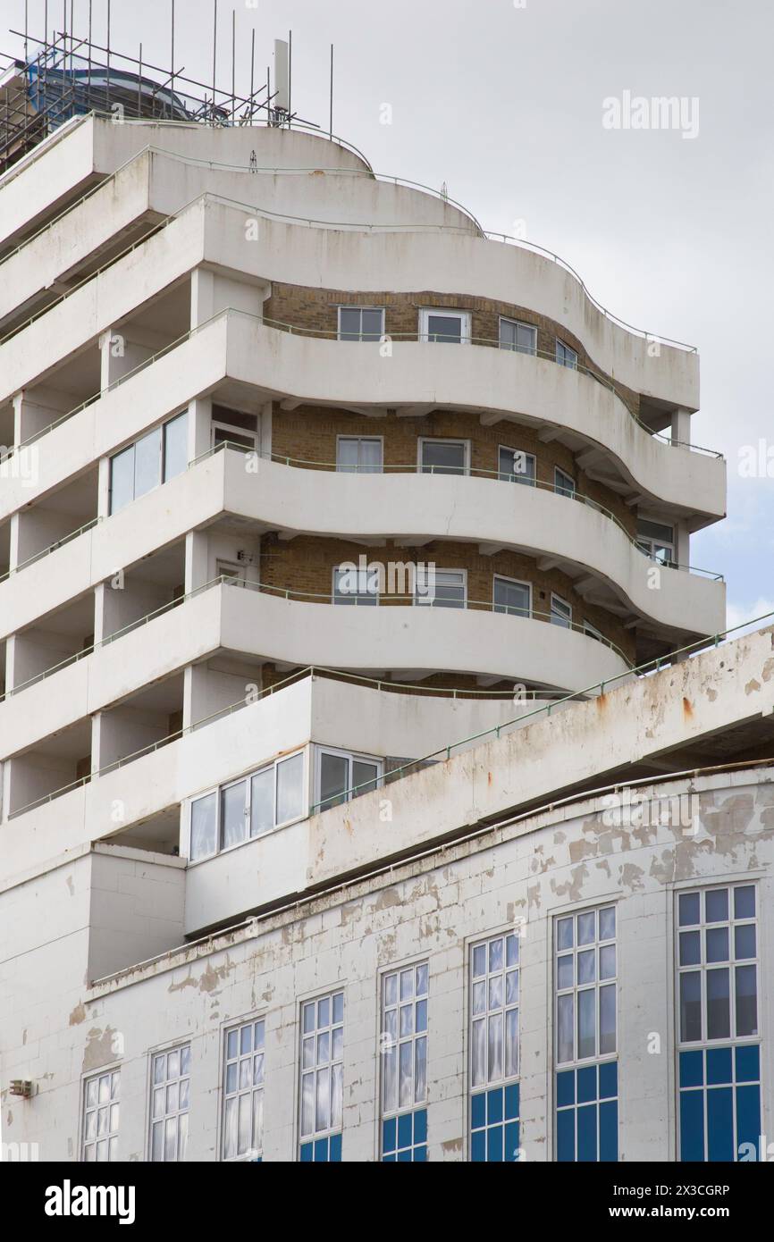 Marine Court Streamline Moderne (Art Deco) apartment block on the ...