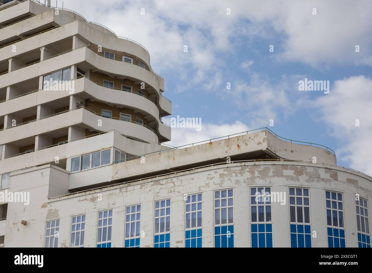 Marine Court Streamline Moderne (Art Deco) apartment block on the ...