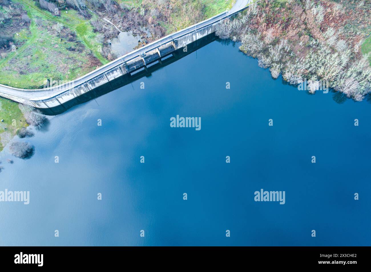 zenithal aerial view of a reservoir dam, drone shot Stock Photo - Alamy