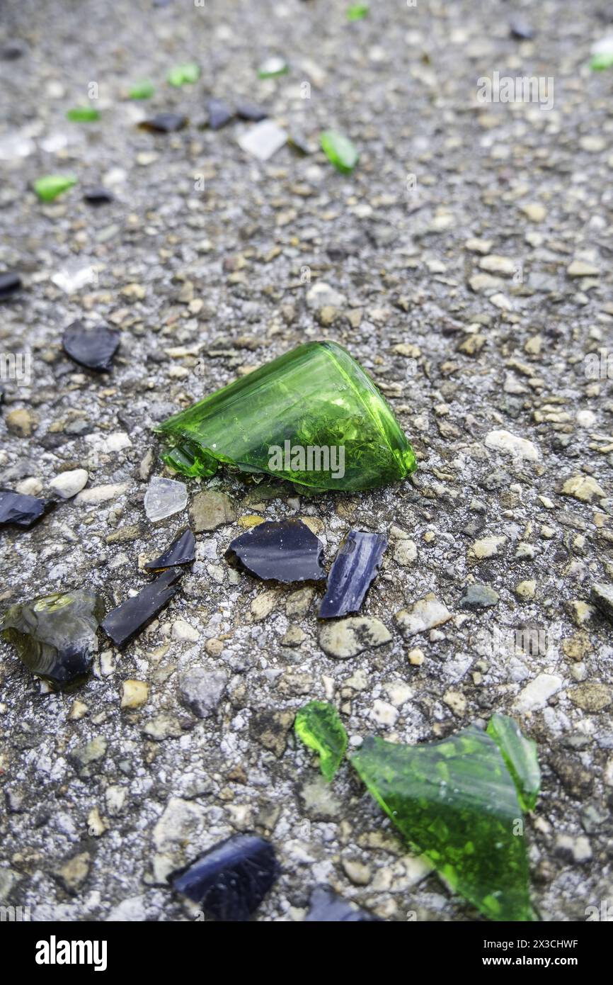 Shattered vase hi-res stock photography and images - Alamy