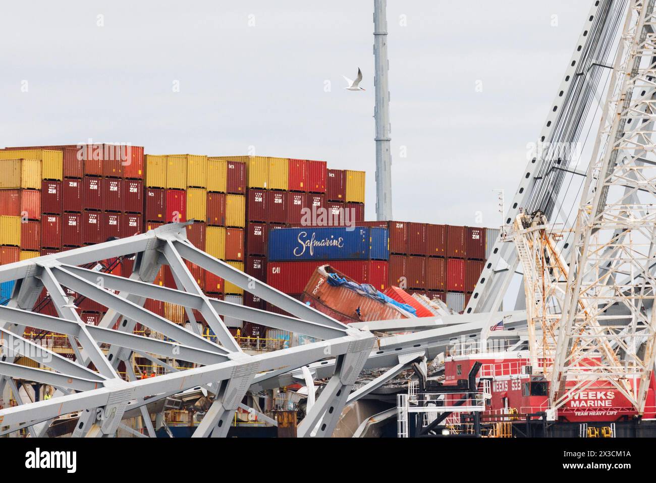 The wreck of the Dali container ship and the Francis Scott Key Bridge ...