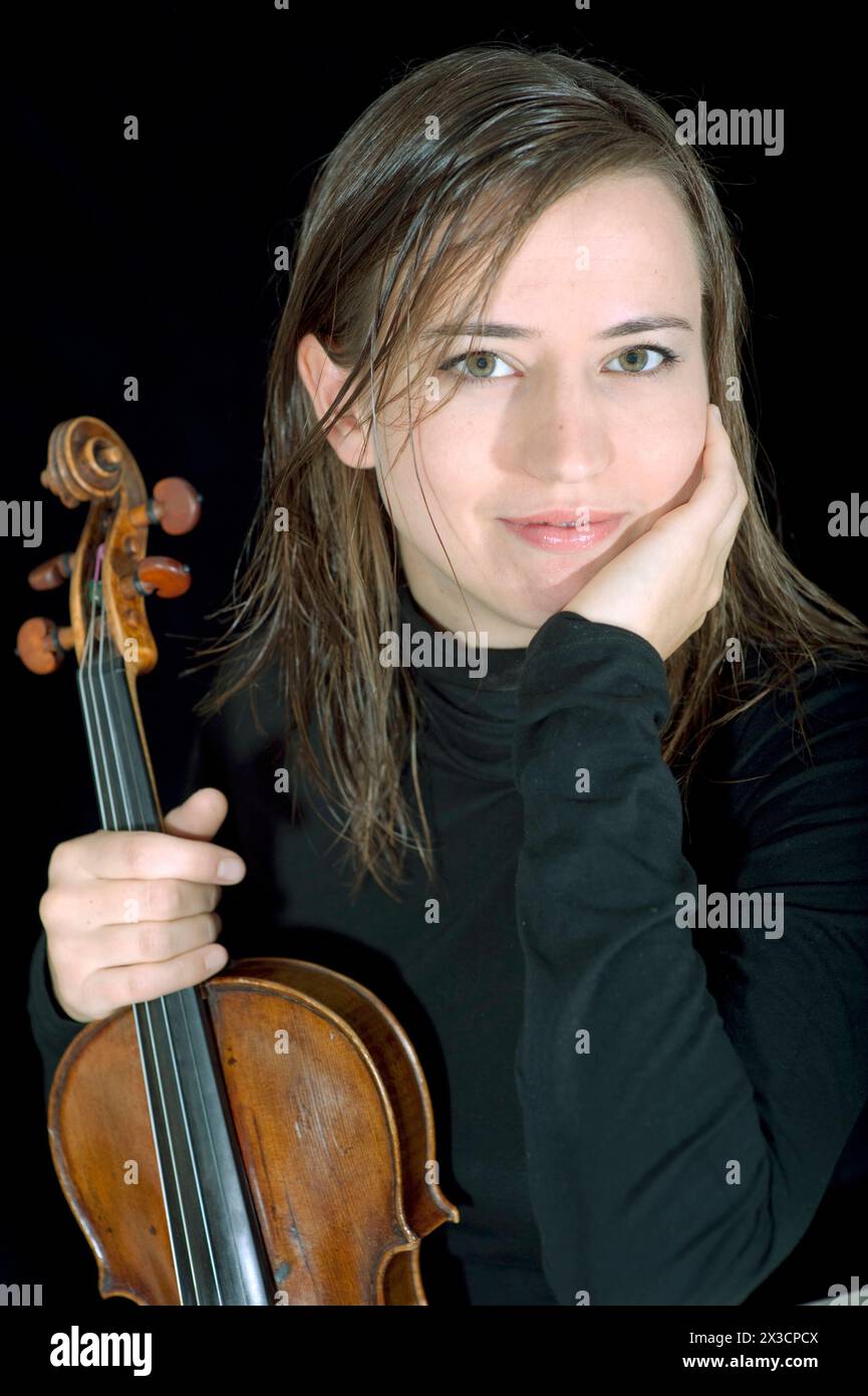 Portrait Musician Verena Giovanazzi Portrait of musician Verena ...