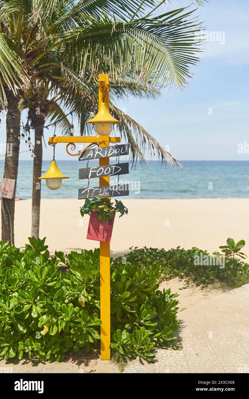 Beach town scenery hi-res stock photography and images - Alamy