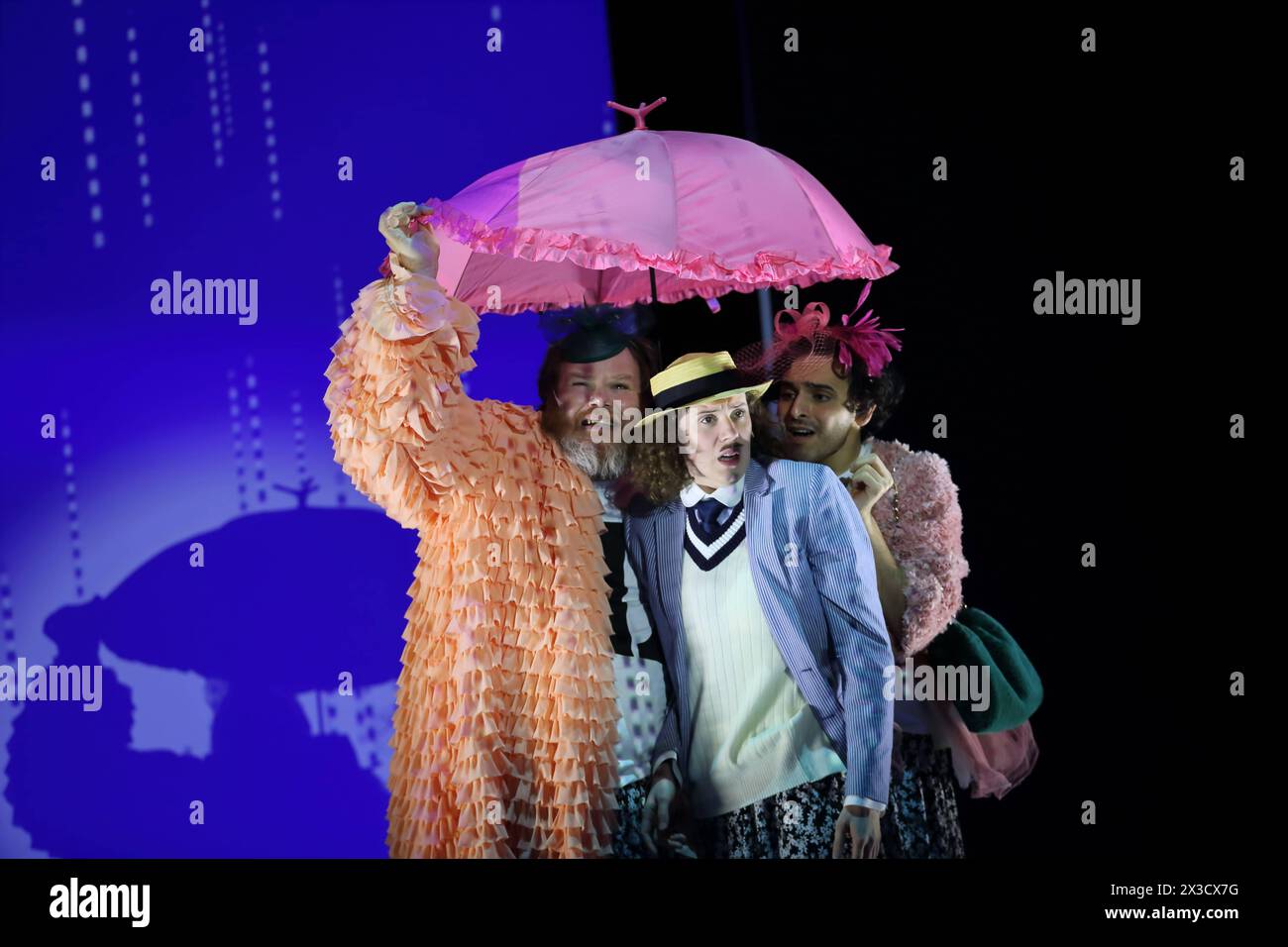 Jens Koch, Daria von Loewenich und Caner Sunar, v.l., während der ...