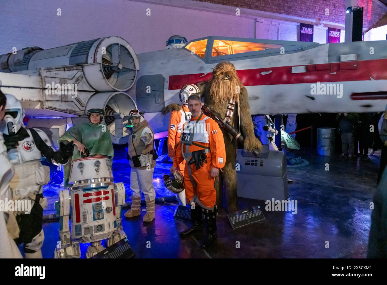 Exponate der Film-SAGA - STAR WARS, bei der weltgroessten Fan-Ausstellung der SAGA - The Fans ...