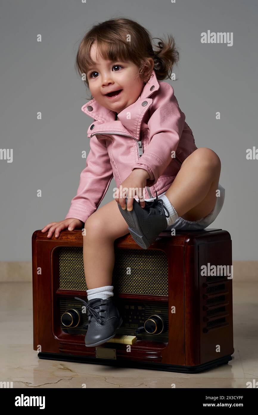 Fun radio hi-res stock photography and images - Alamy