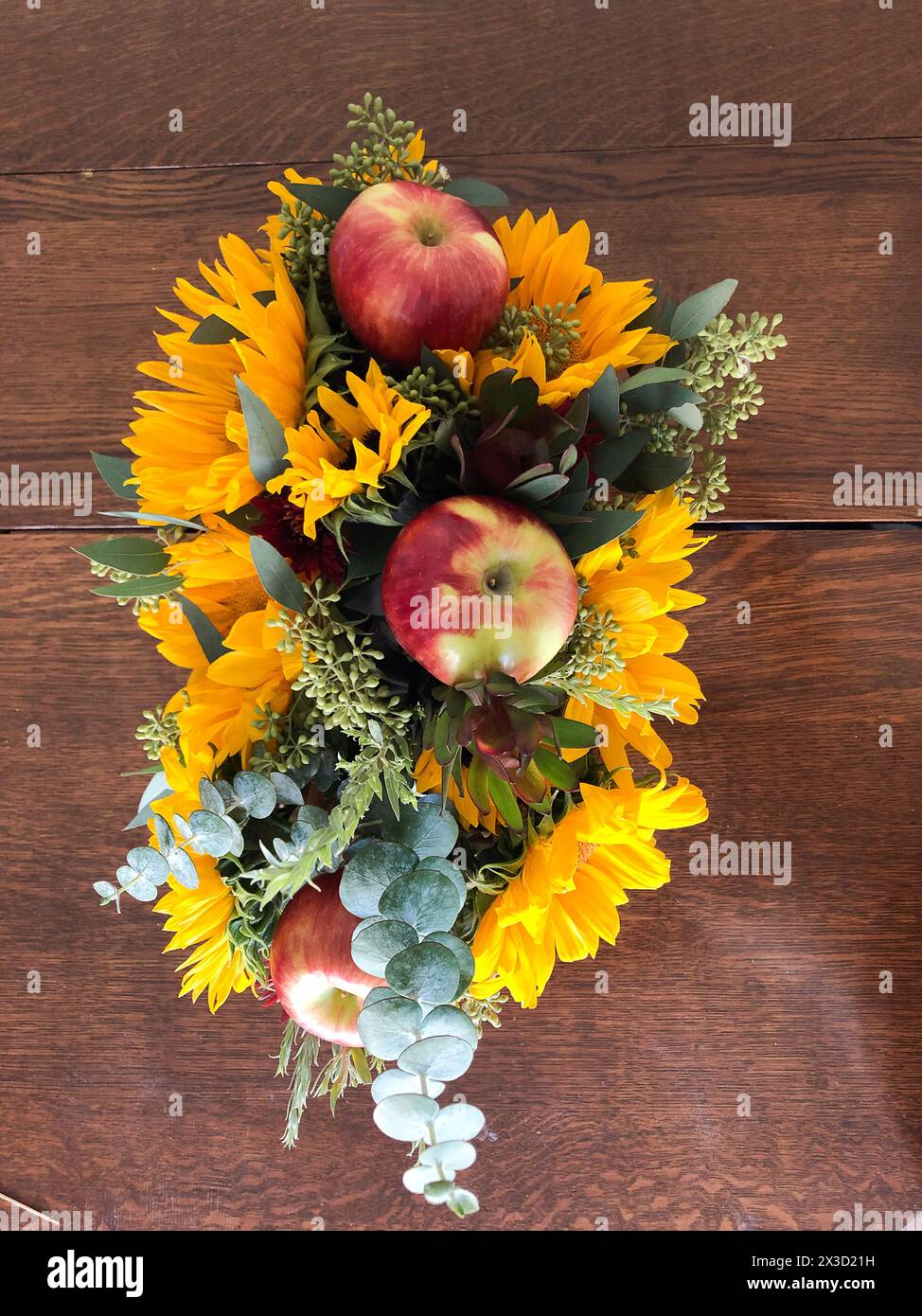 Apples autumn fruits sunflower hi-res stock photography and images - Alamy