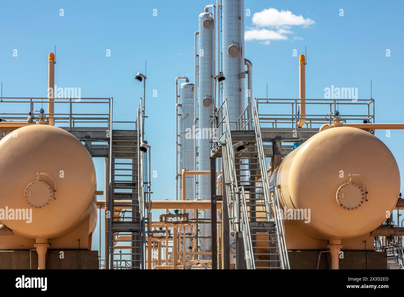 Oil production process hi-res stock photography and images - Alamy