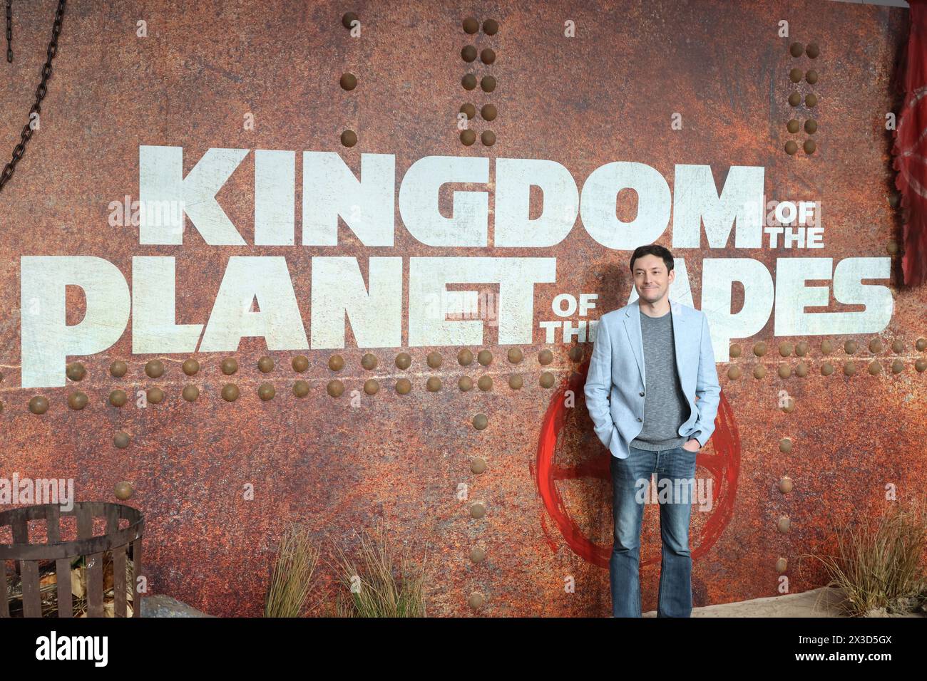 Kingdom of the planet of the apes hi-res stock photography and images ...