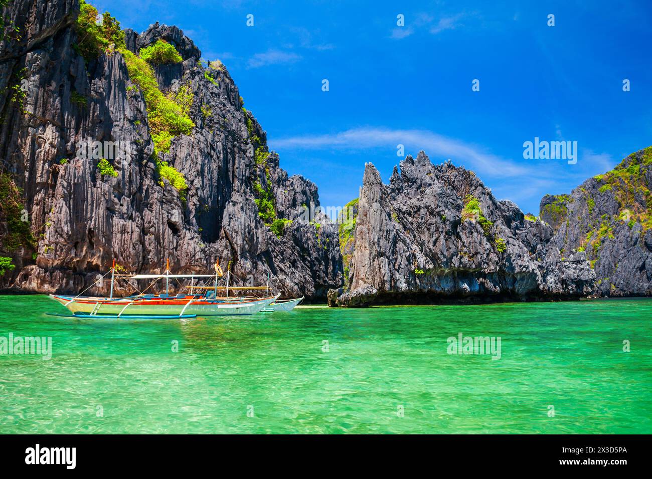 Traditional filipino boat bangka or banca in El Nido province, Palawan ...